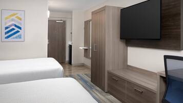 Quarto Standard, 2 camas queen-size | Cofre no quarto, secretária