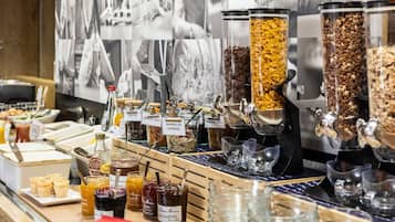 Almoços e jantares servidos, incluindo cozinha francesa