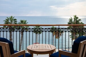 One Bedroom Sea View Deluxe Suite | Vista do quarto