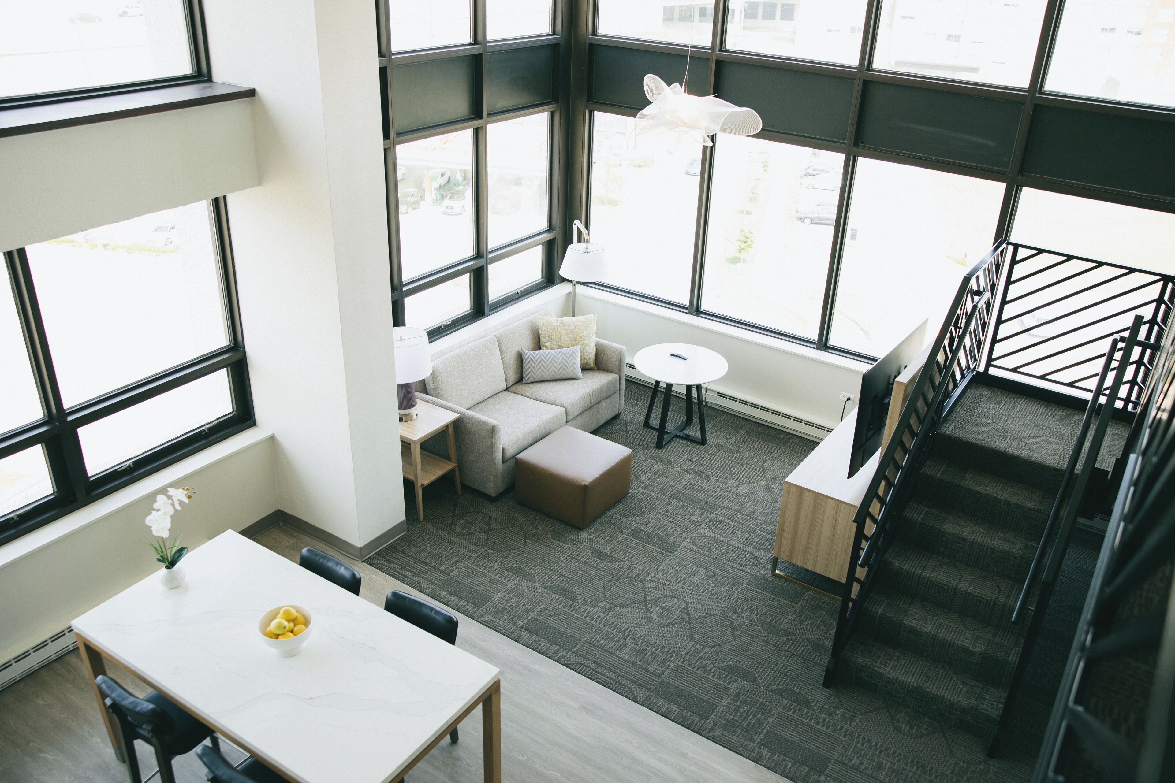 Suite, 1 quarto, cozinha (Penthouse) | Roupa de alta qualidade, edredões de penas, secretária 