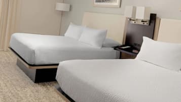 Roupas de cama premium, cofres nos quartos, escrivaninha