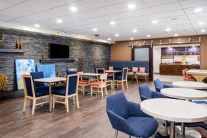 Pequeno-almoço completo diário incluído 