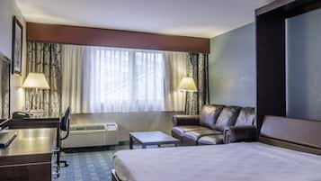 Quarto Deluxe, 1 cama king-size | Cofre no quarto, secretária