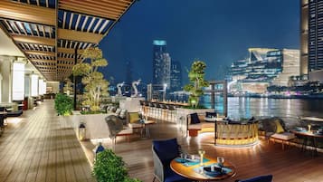 4 restaurantes, pequenos-almoços servidos, cozinha internacional