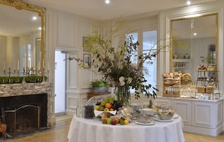 Café da manhã com buffet todos os dias (EUR 32.00 por pessoa)