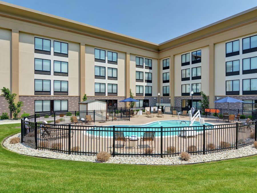 Piscina exterior sazonal