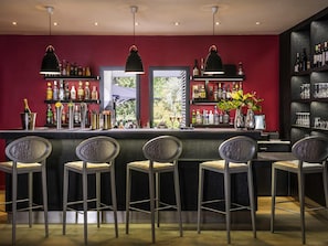 Serviço de café da manhã, culinária francesa, vistas para a piscina