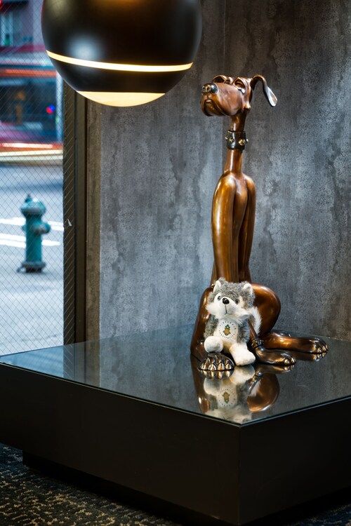 Staypineapple, Hotel FIVE, Downtown Seattle Reviews, Deals & Photos ...