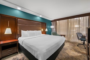 Quarto, 1 cama King, chuveiro com barras de apoio, para não fumantes