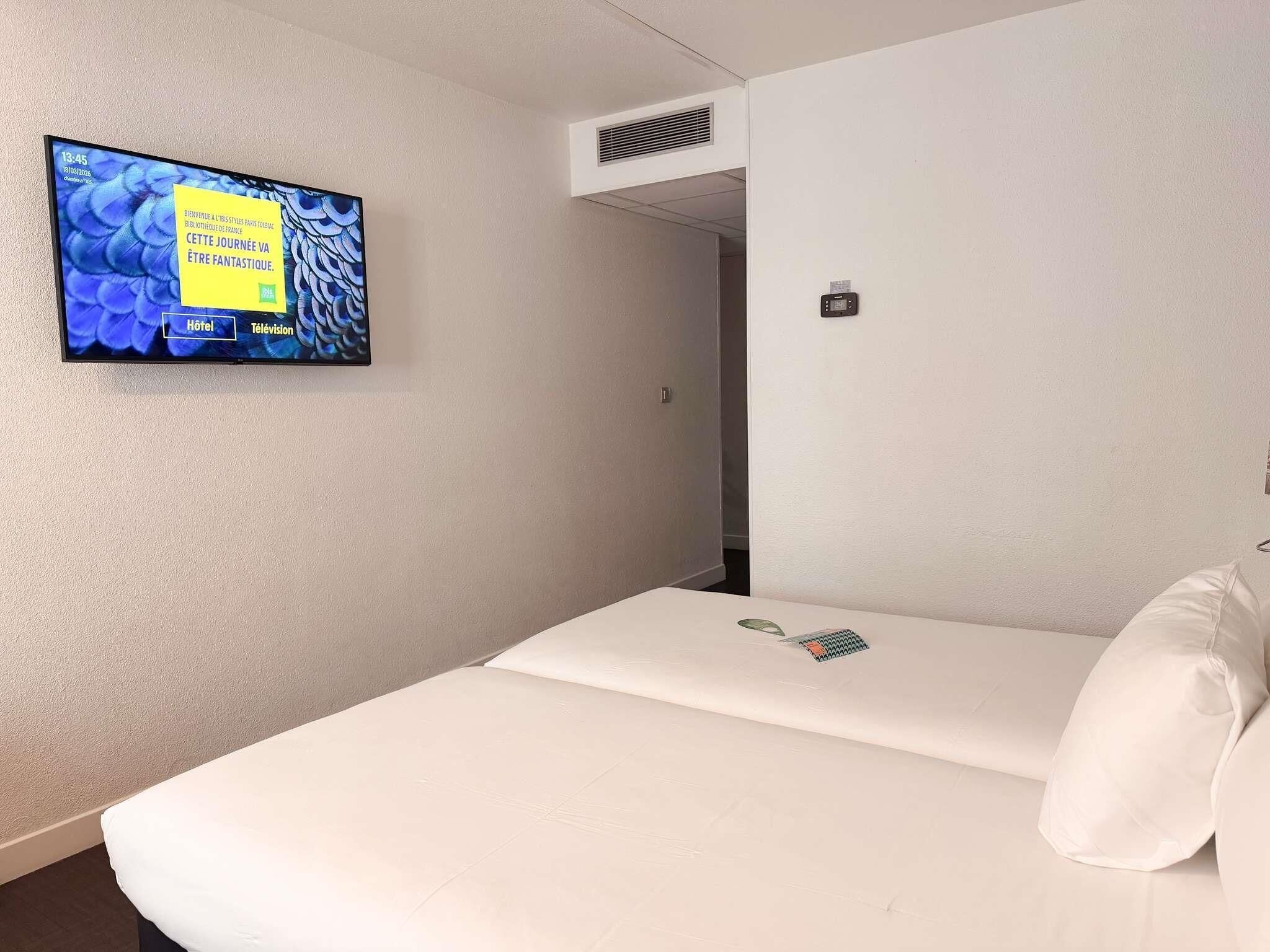 Quarto Standard, 2 camas individuais | Cofre no quarto, secretária 