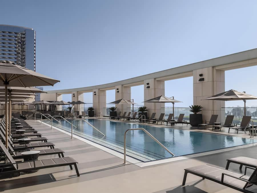 Piscina exterior, toldos (sobretaxa), espreguiçadeiras