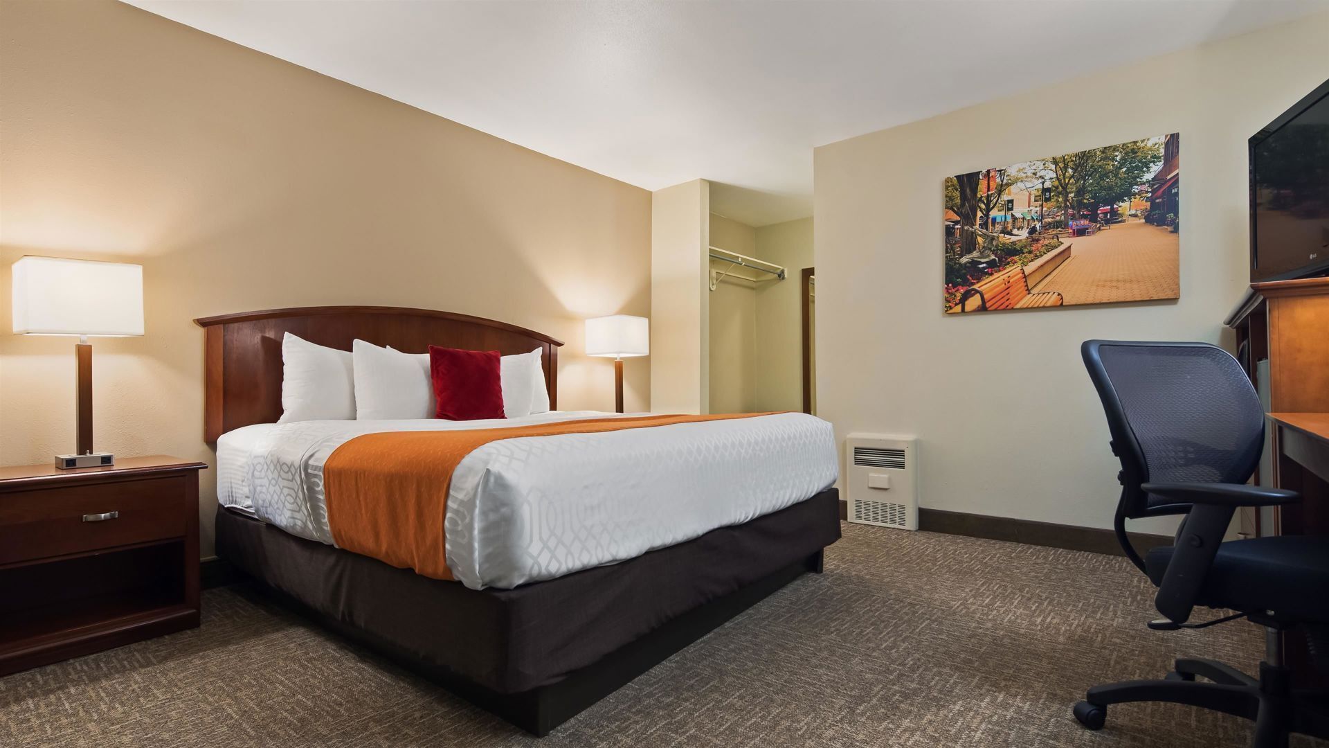 Cofres nos quartos, escrivaninha, Wi-Fi de cortesia, roupa de cama