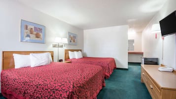 Quarto standard, 2 camas Queen | Berços grátis, camas extras/dobráveis (sobretaxa), Wi-Fi de cortesia