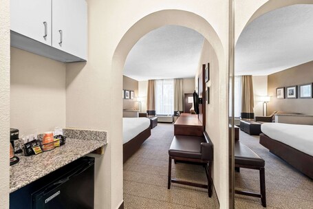 Hotels Near Me: Find Available Hotels Near Your Location | Hotels.com