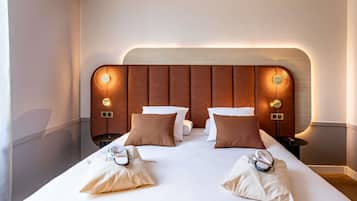 Suite, 1 cama king-size e sofá-cama | Roupa de alta qualidade, cofre no quarto, secretária