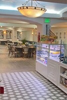 Pequeno-almoço preparado no momento diário (27.36 USD por pessoa) 