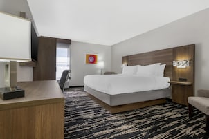 Quarto standard, 1 cama King, para não fumantes | Roupas de cama premium, escrivaninha, cortinas blackout