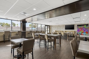 Café da manhã com buffet grátis todos os dias