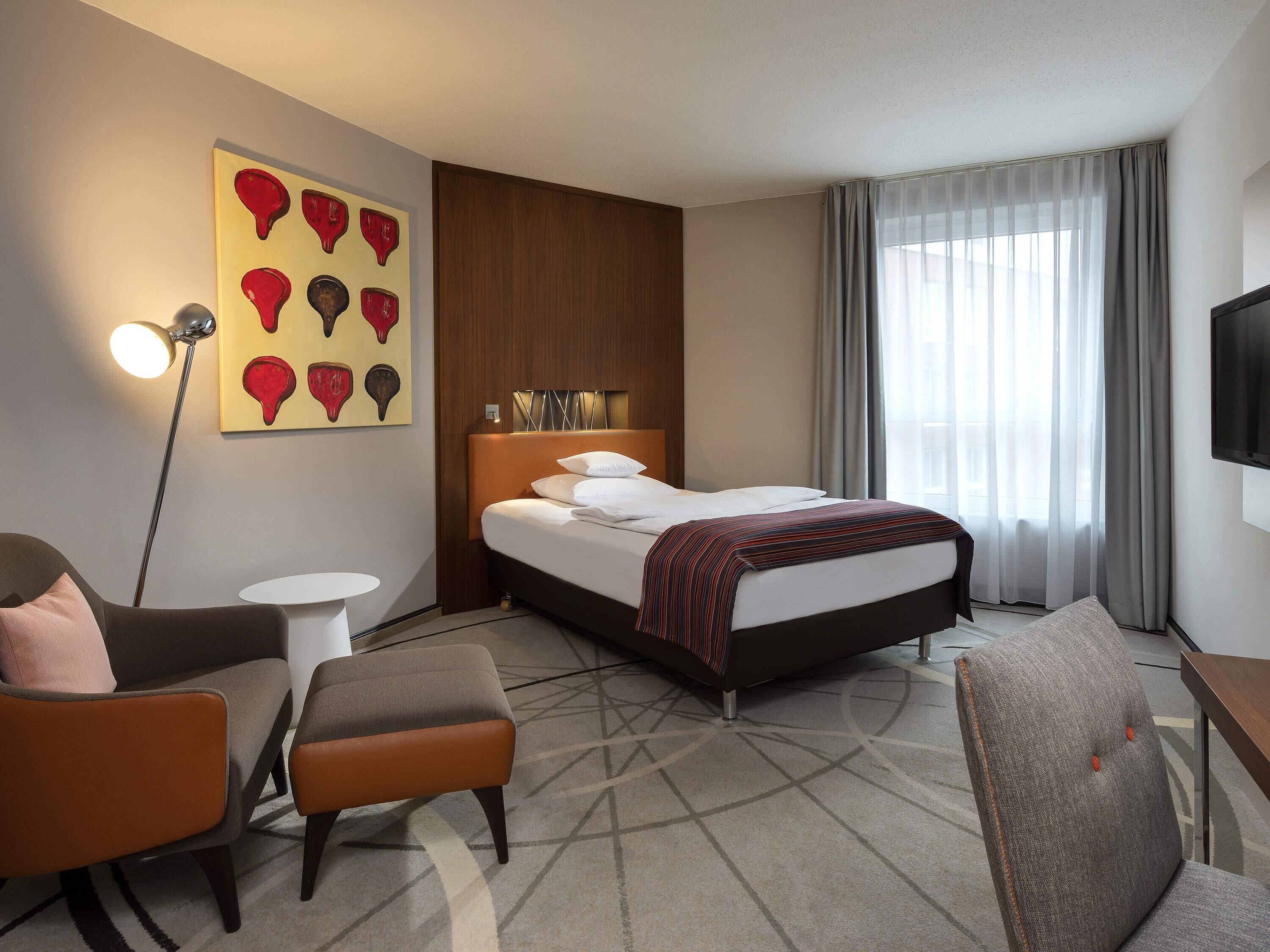 Quarto Clássico, 1 cama queen-size | Roupa de alta qualidade, minibar, cofre no quarto, secretária 