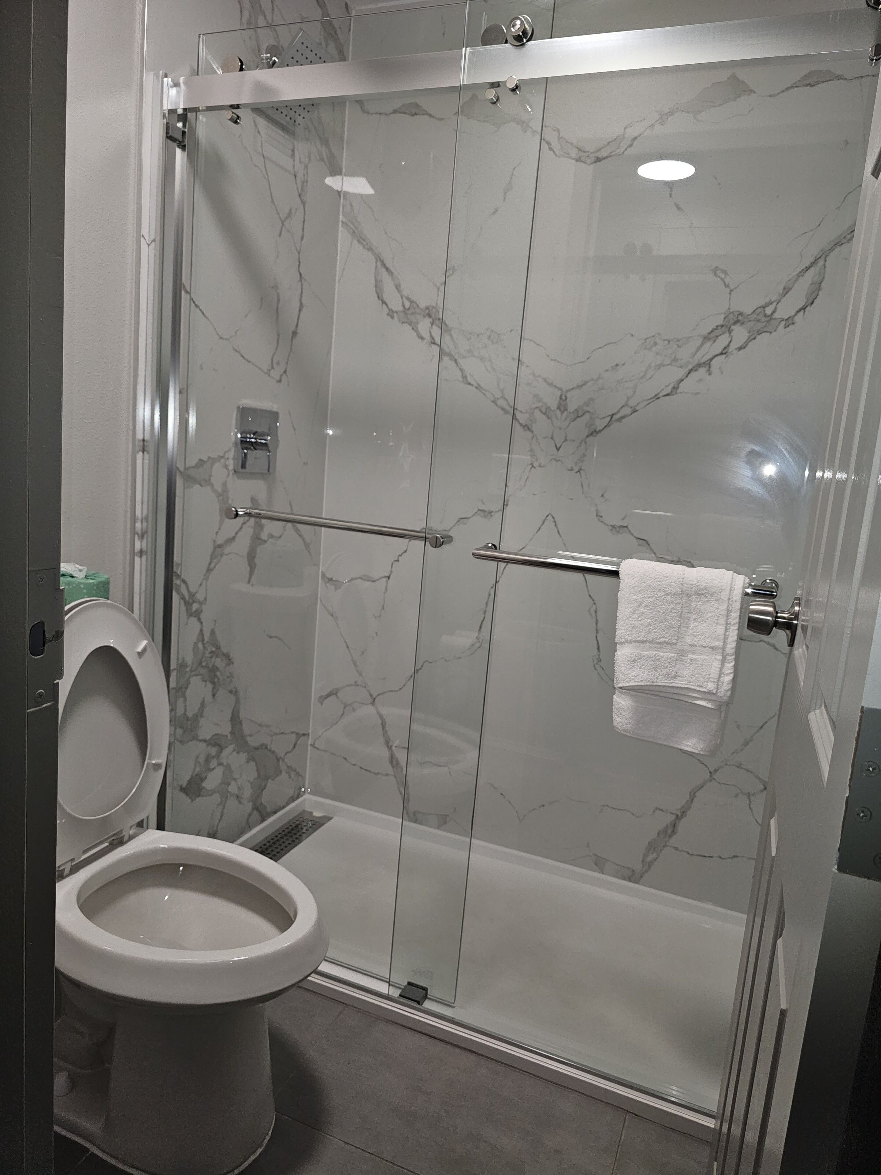 Quarto, 1 cama King, para não fumantes | Banheiro | Secador de cabelo, toalhas de banho