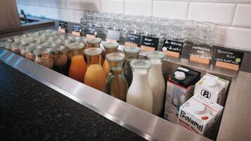 Pequeno-almoço tipo buffet diário (16.9 EUR por pessoa)