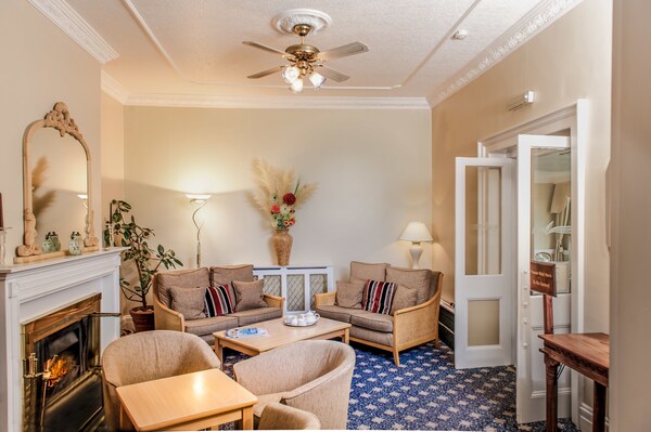 New Holmwood Hotel - Isle of Wight