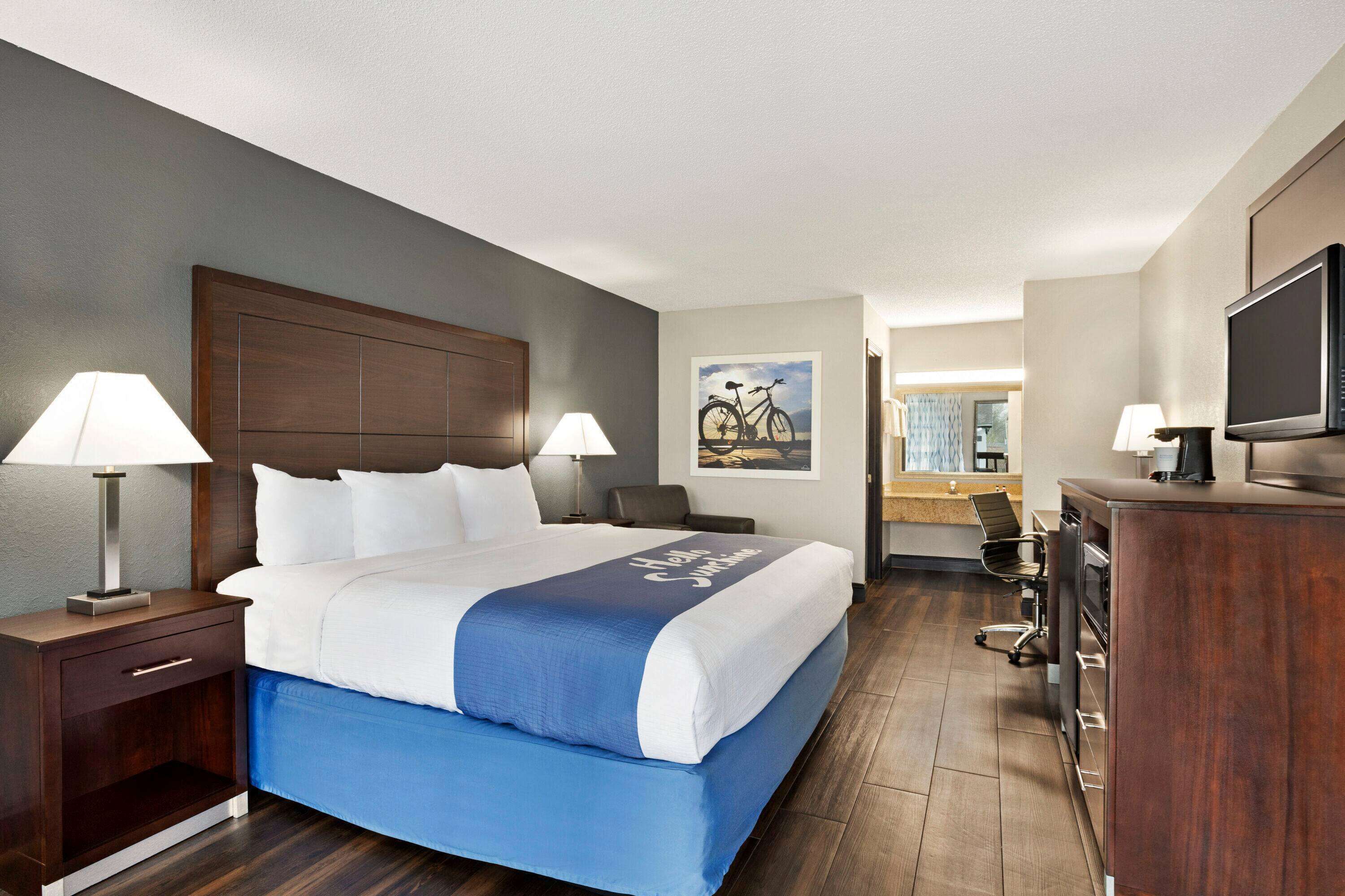 Secretária, secretária adequada para computadores portáteis 