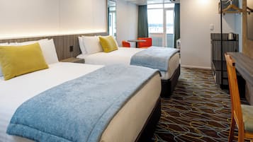 Quarto superior, 2 camas Queen | Cofres nos quartos, escrivaninha, ferros/tábuas de passar roupa