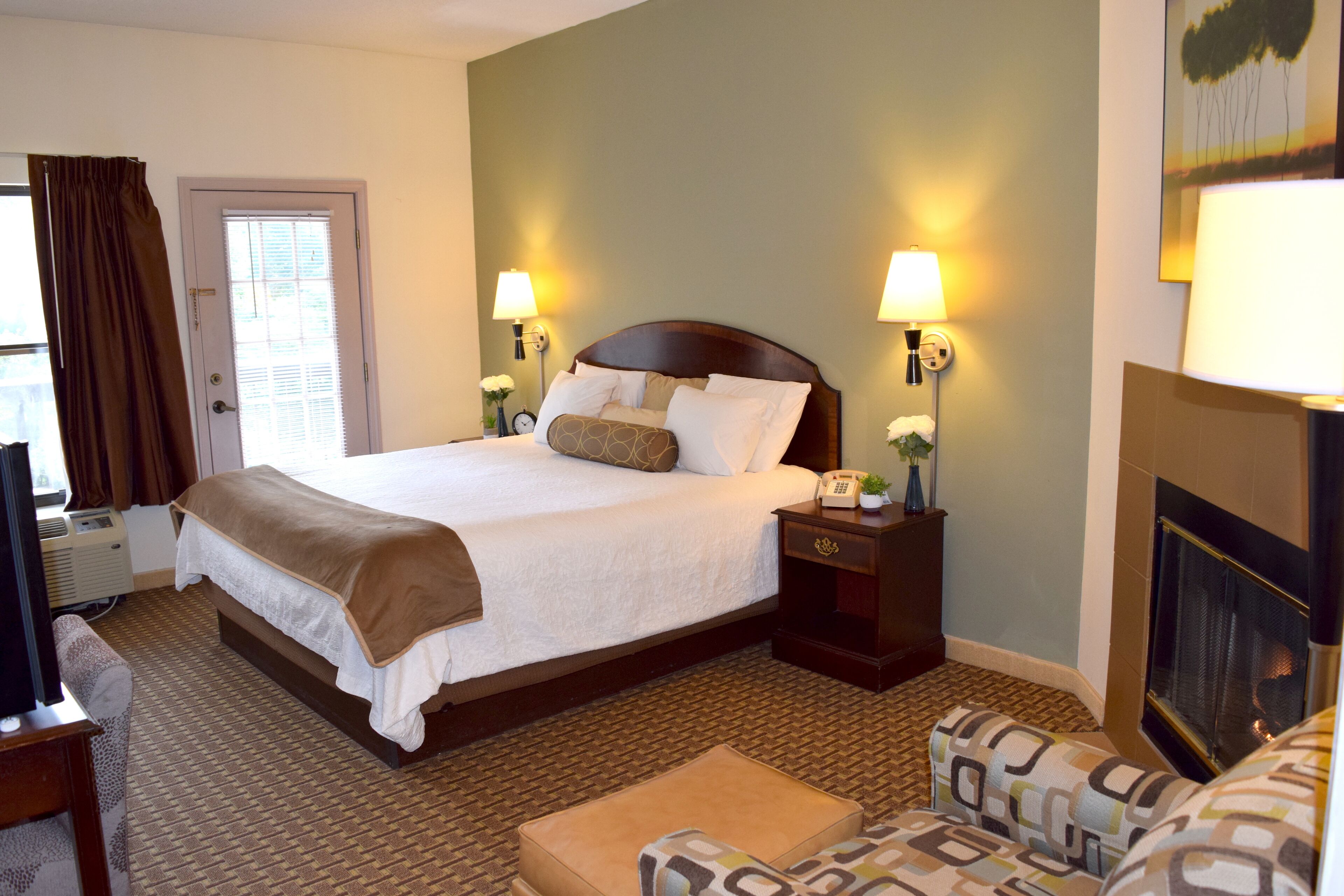 Highlands Inn Lodge, Highlands: Reviews & Hotel Deals | Book at Hotels.com