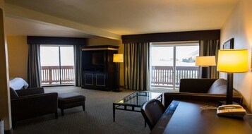 Roupas de cama antialérgicas, cofres nos quartos, escrivaninha