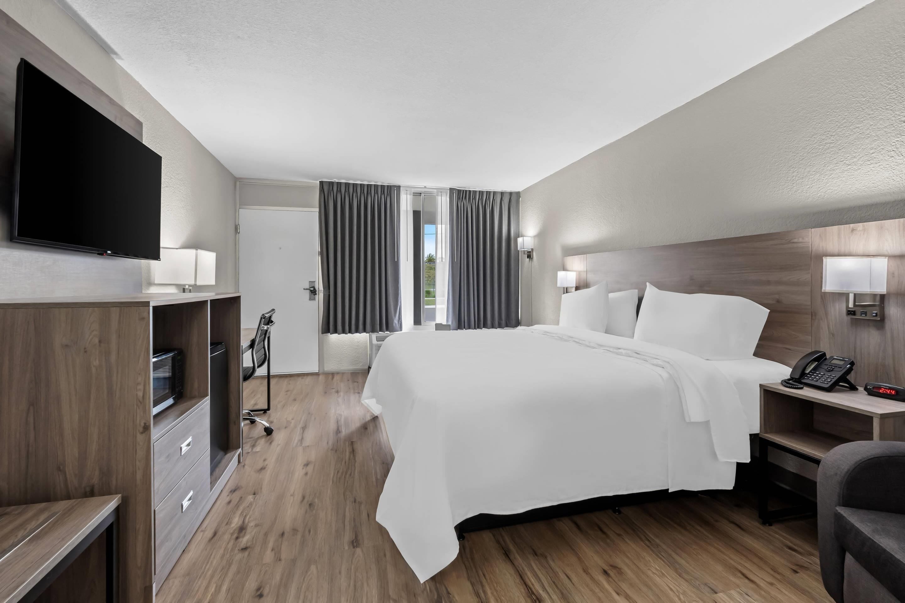 Quarto standard, 1 cama King, para não fumantes | Roupas de cama premium, individualmente decorados, escrivaninha