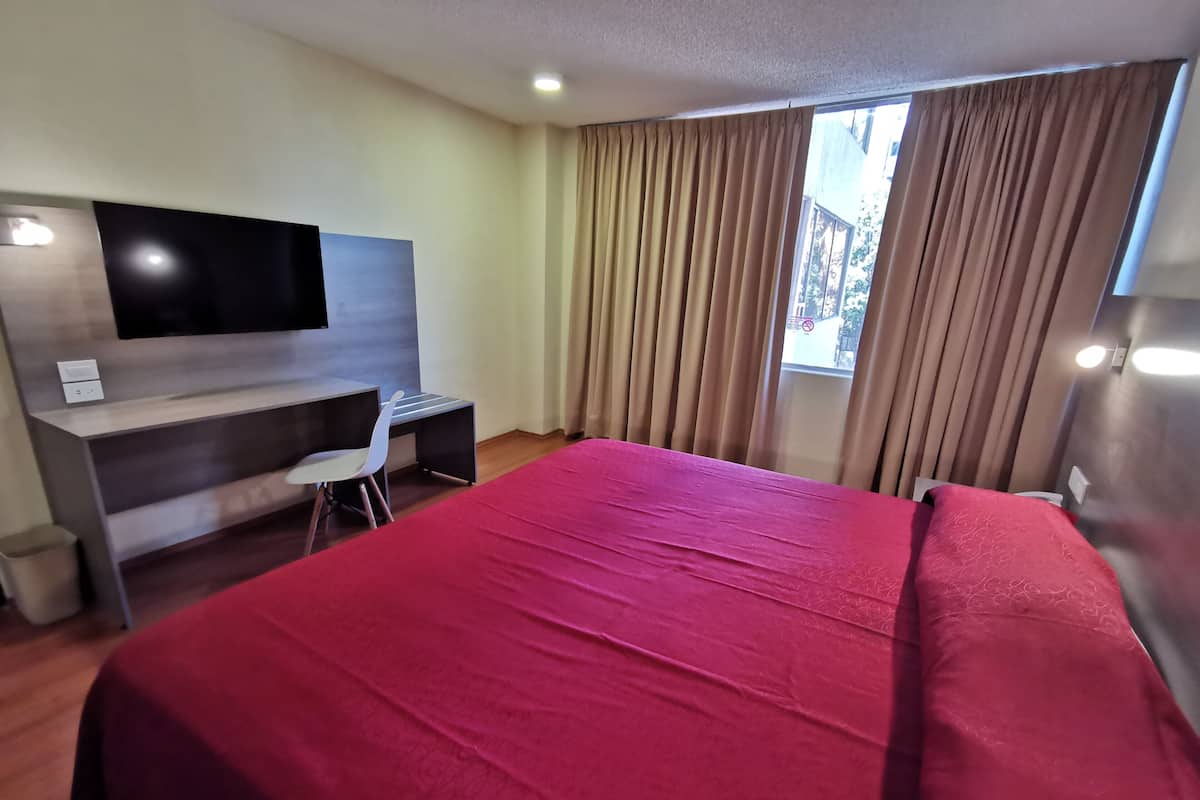 Cofre no quarto, ferro/tábua de engomar, Wi-fi grátis