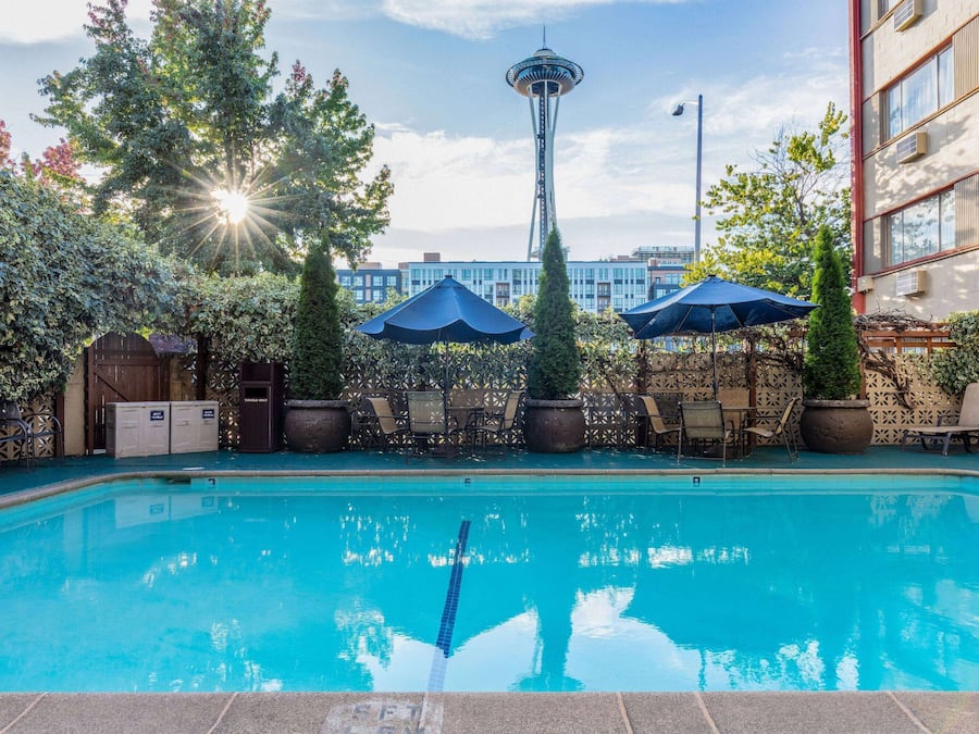 Piscina exterior sazonal