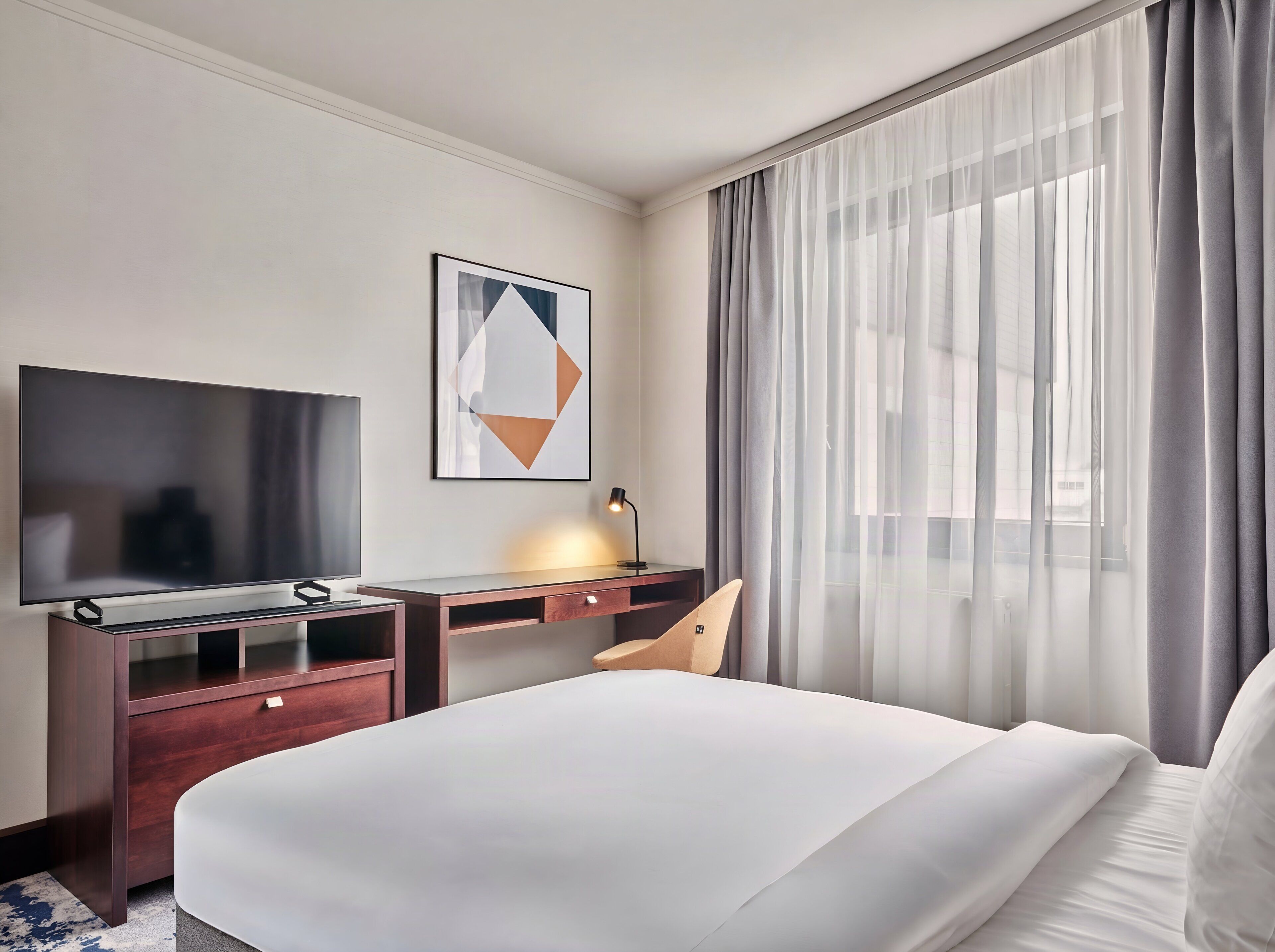 Quarto standard, 1 cama de casal, acessível | Roupas de cama antialérgicas, edredons de pluma, camas Select Comfort