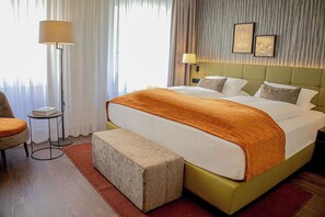 Suíte, 1 cama de casal (Living Room) | 1 quarto, roupas de cama antialérgicas, cofres nos quartos