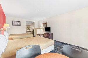 Quarto, 2 camas Queen, para fumantes | Escrivaninha, Wi-Fi de cortesia, roupa de cama, despertadores