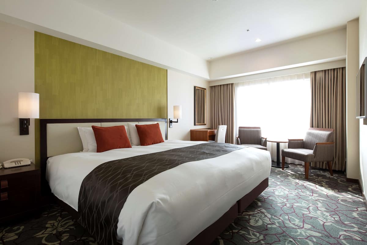 Quarto superior, para não fumantes (King Double, 16-21F) | Edredons de pluma, cofres nos quartos, escrivaninha, cortinas blackout