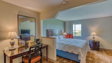 Quarto solteiro conforto | Cofres nos quartos, escrivaninha, espaço de trabalho para notebook