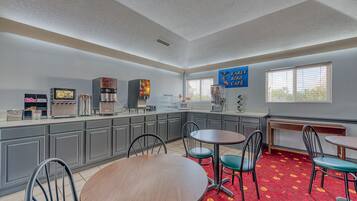 Café da manhã continental grátis todos os dias