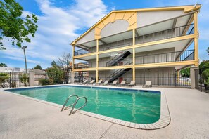 Piscina interna, piscina externa