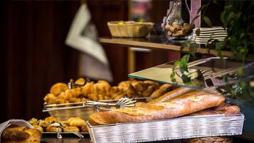 Pequeno-almoço tipo buffet diário (23.00 CHF por pessoa)