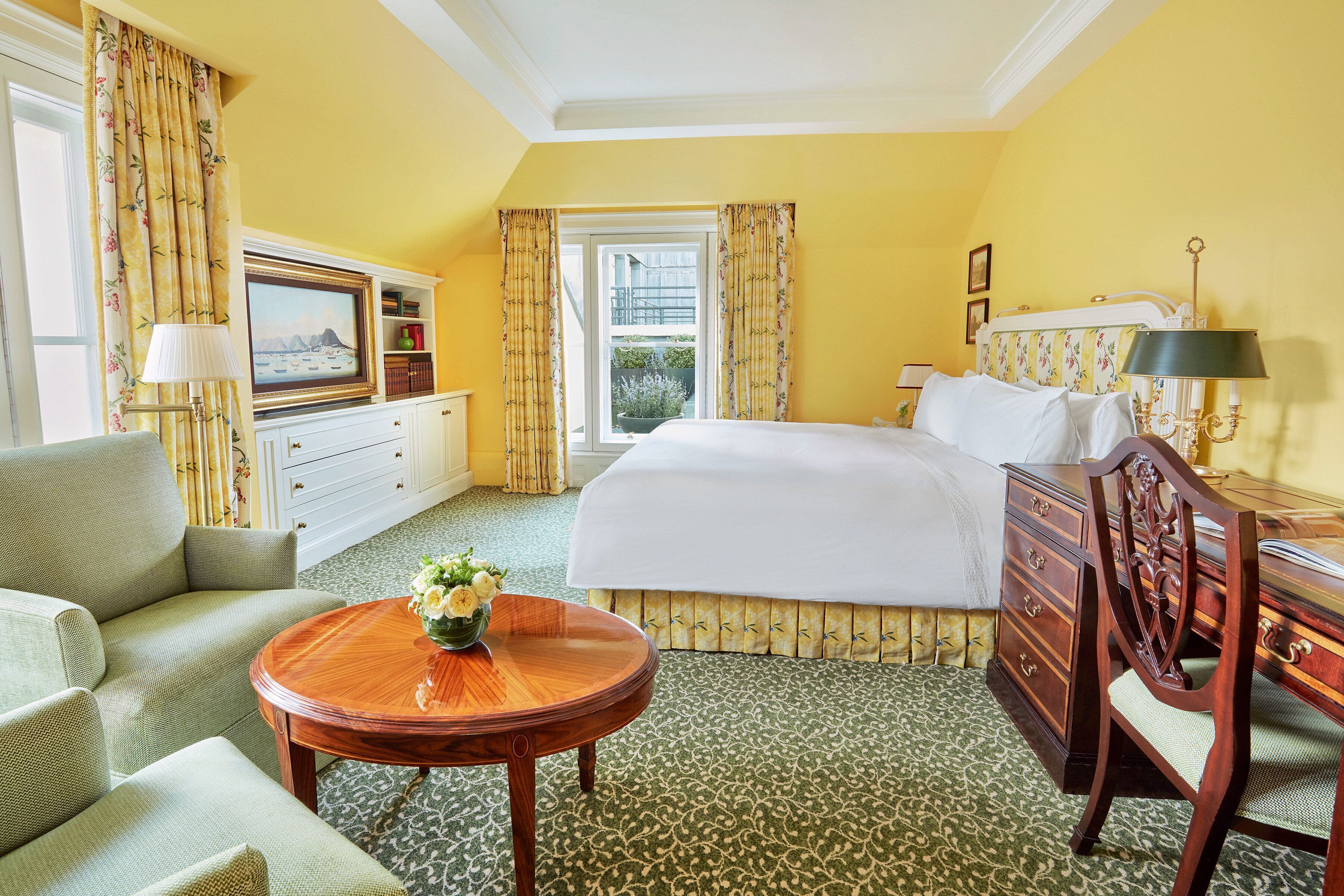 Roupa de alta qualidade, minibar, cofre no quarto 