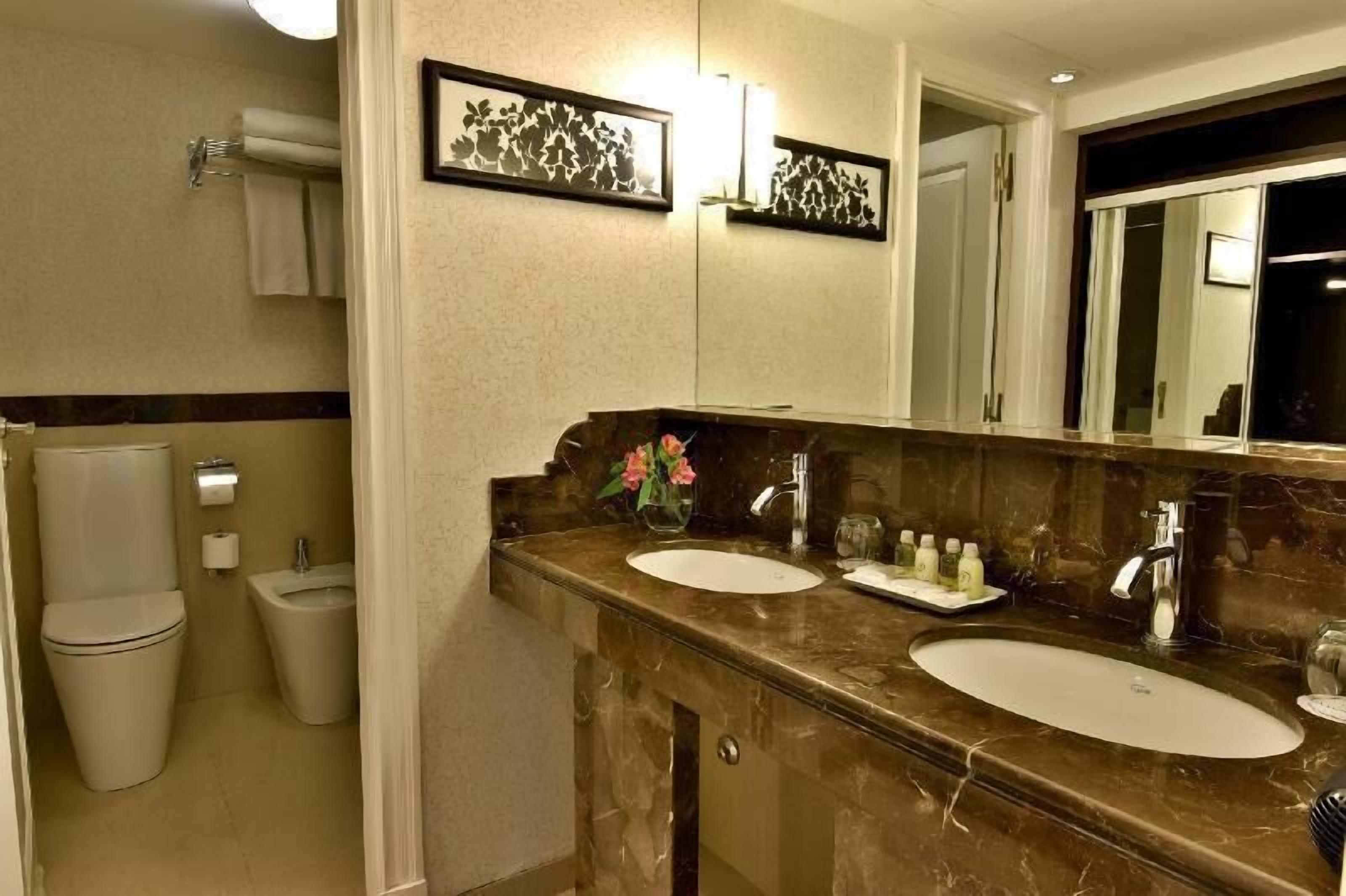 Banheiro | Chuveiro/banheira combinados, banheira de imersão