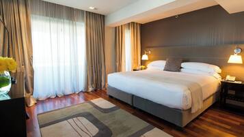 Estúdio, 1 cama king-size, não fumadores, Vista para a cidade (Pool Access) | Vista do quarto