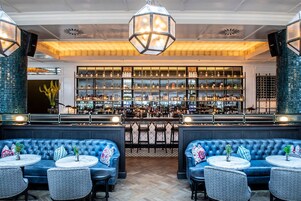 2 bares/lounges, bar de coquetéis