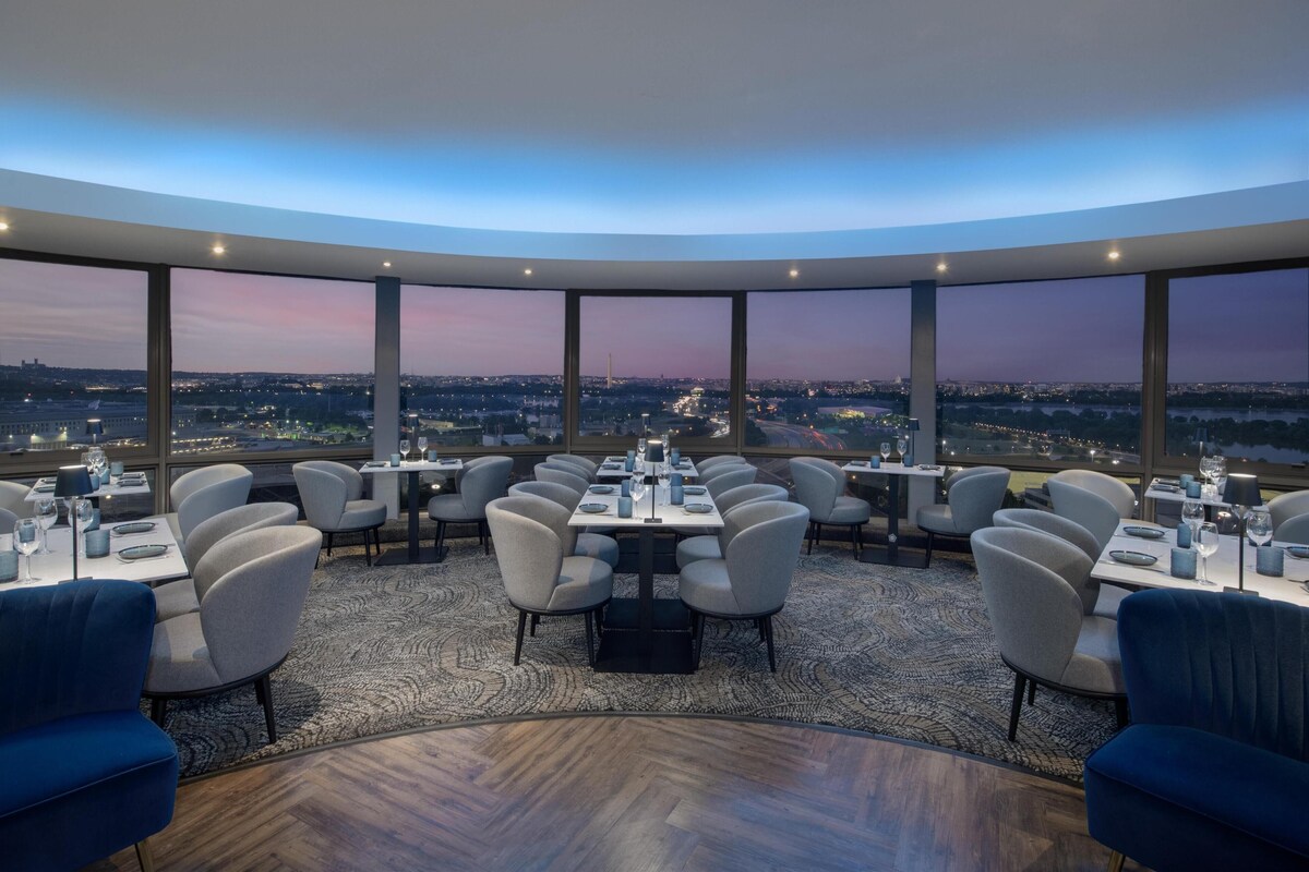 DoubleTree by Hilton Washington DC - Crystal City Reviews, Deals ...