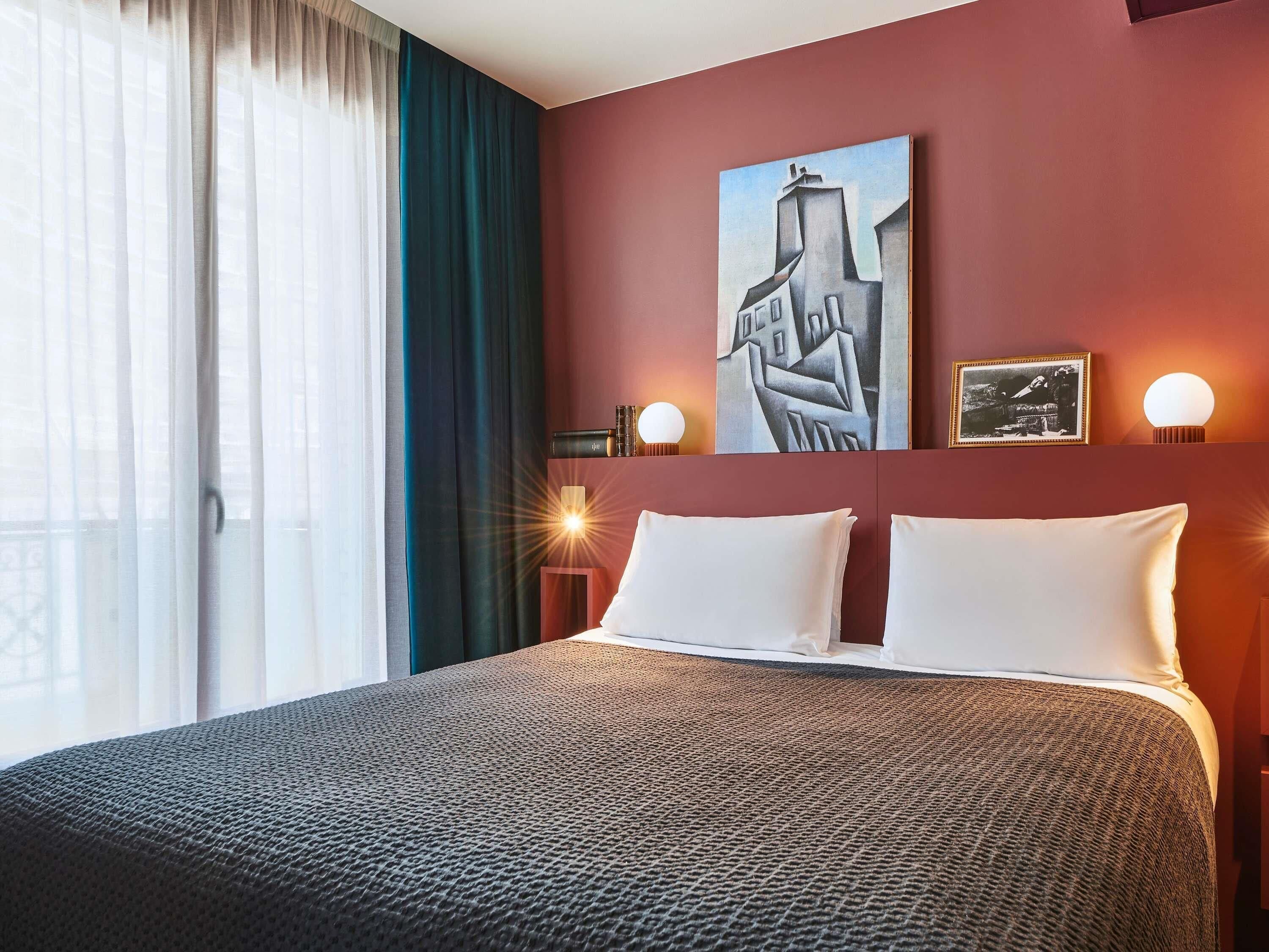 Quarto clássico, 1 cama de casal | Roupas de cama premium, frigobar, cofres nos quartos, escrivaninha