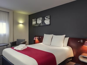 Quarto Privilege, Quarto Superior, 1 cama de casal | Roupa de alta qualidade, cofre no quarto, secretária 