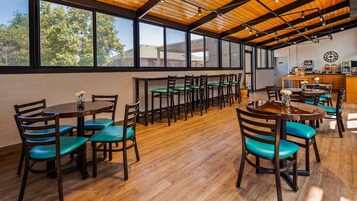 Café da manhã continental grátis todos os dias