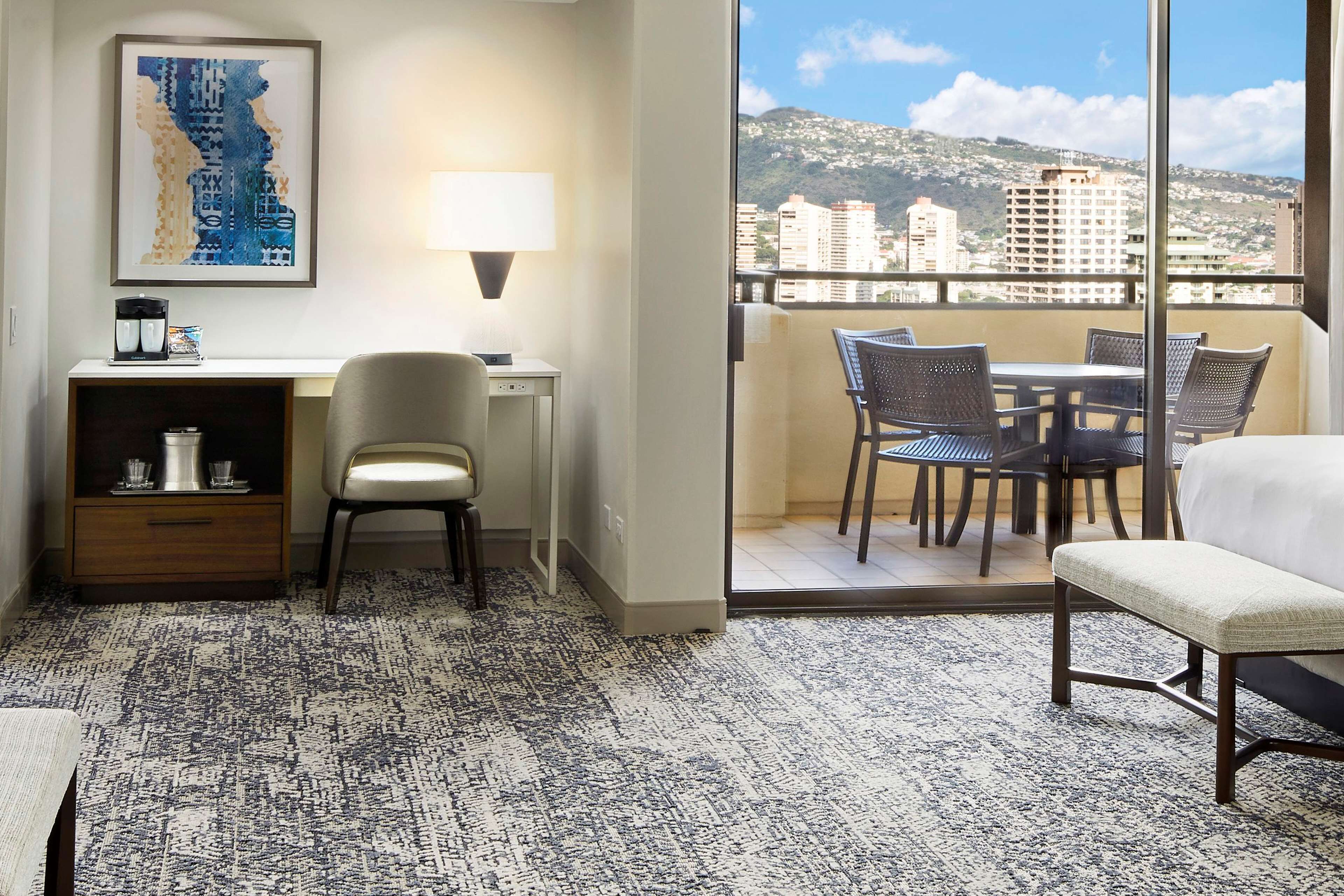 Tapa Tower One Bedroom Suite Hilton Hawaiian Village Waikiki Beach